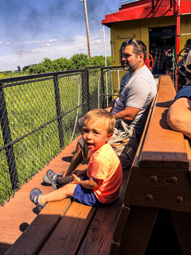 5 Perfect Day Trips from Des Moines for Families - Loving This Adventure