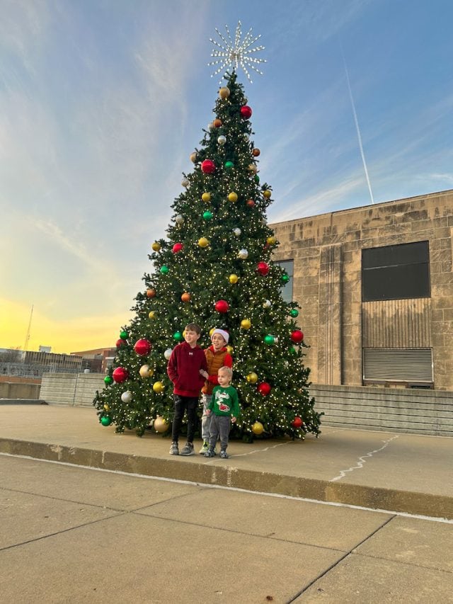 7 Must-Do Christmas Activities in Des Moines for Families - Loving This ...