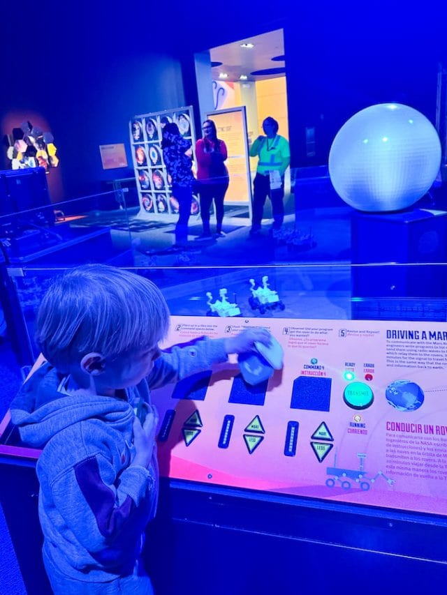 Ultimate Guide to Visiting the Science Center of Iowa with Kids ...